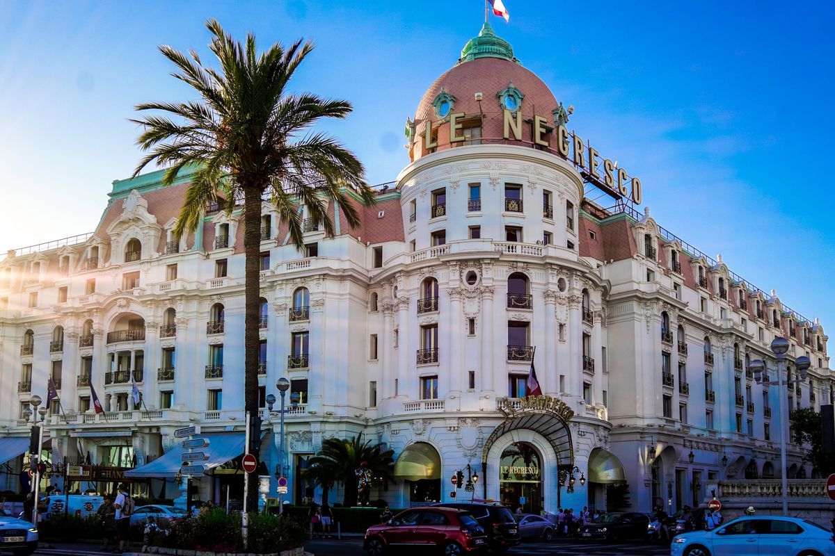 Aluguel de carros Nice | Preços acessíveis | SIXT