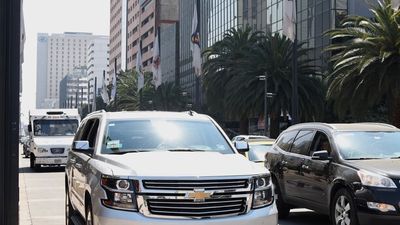 9 Seater Car Rental | SIXT rent a car