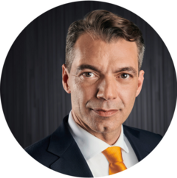 Interview: Christoph Carnier von Merck | SIXT business