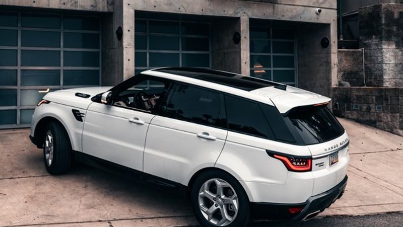 Range Rover Rental | SIXT Rent a Car