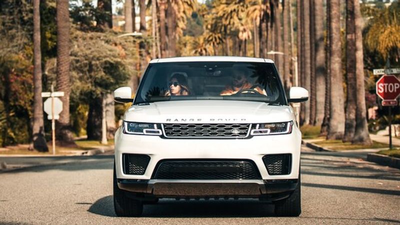 Range Rover Sport Rental | SIXT Rent a Car