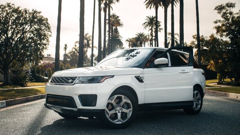 Range Rover Rental | SIXT Rent a Car