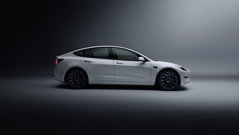 Tesla Rental | Rent a Tesla with SIXT rent a car